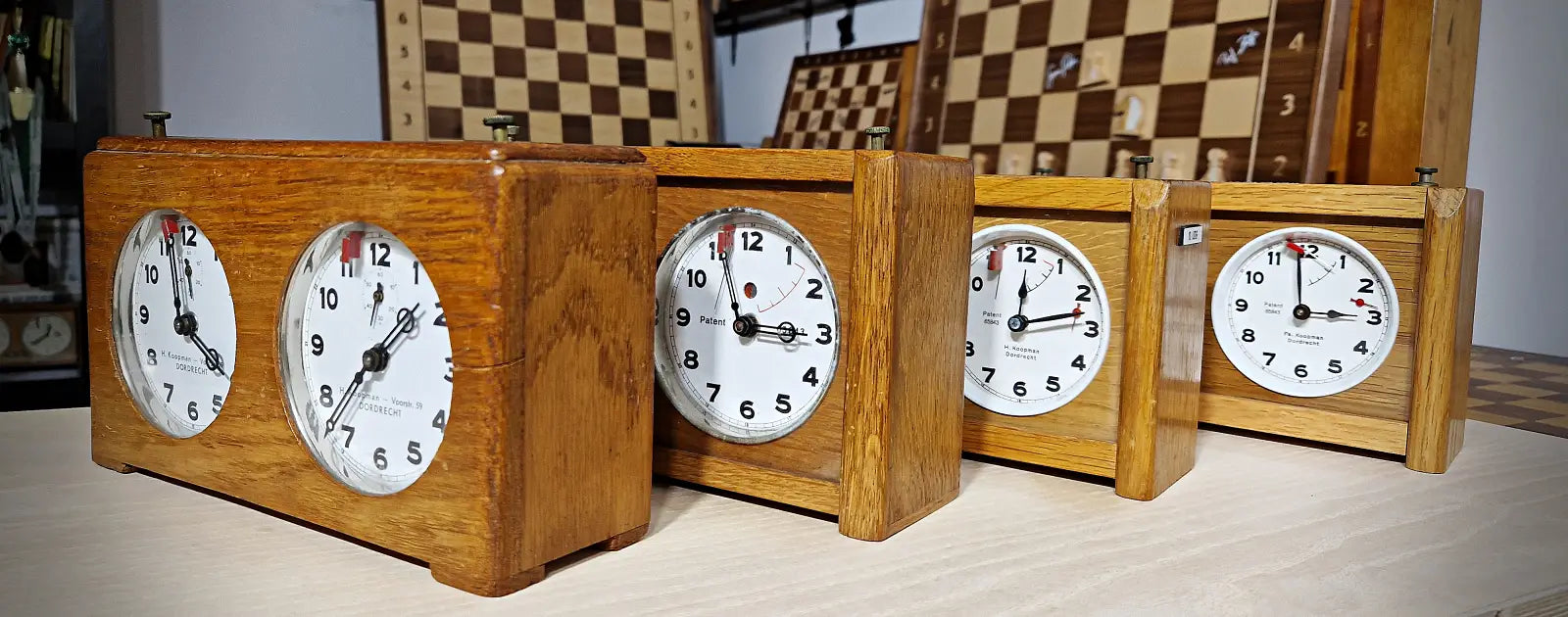 Vintage Koopman Chess Clock (Late 40s) | UDG Provenance | Rare – ChessboArt